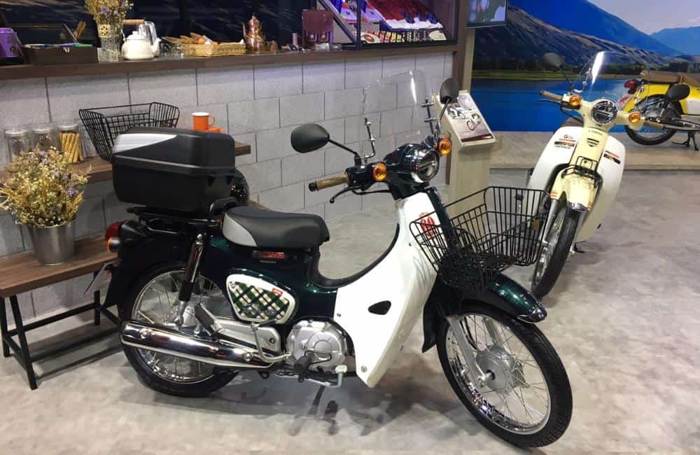 Honda Super Cub C125 ติดตั้งกล่องท้าย GIVI B32N - ASIA.BIKE