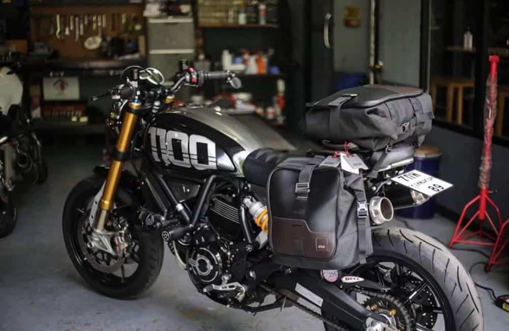 GIVI CORIUM on board DUCATI Scrambler 1100 - ASIA.BIKE