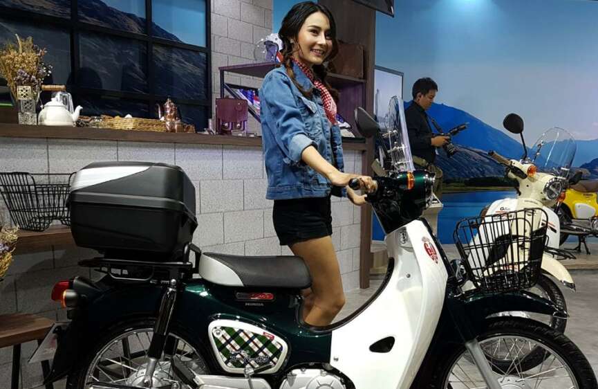 Honda Super Cub C125 ติดตั้งกล่องท้าย GIVI B32N - ASIA.BIKE