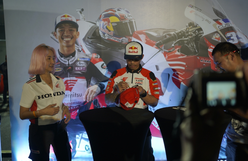 เปิดตัว Honda LCR MotoGP 2025: สมเกียรติ จันทรา